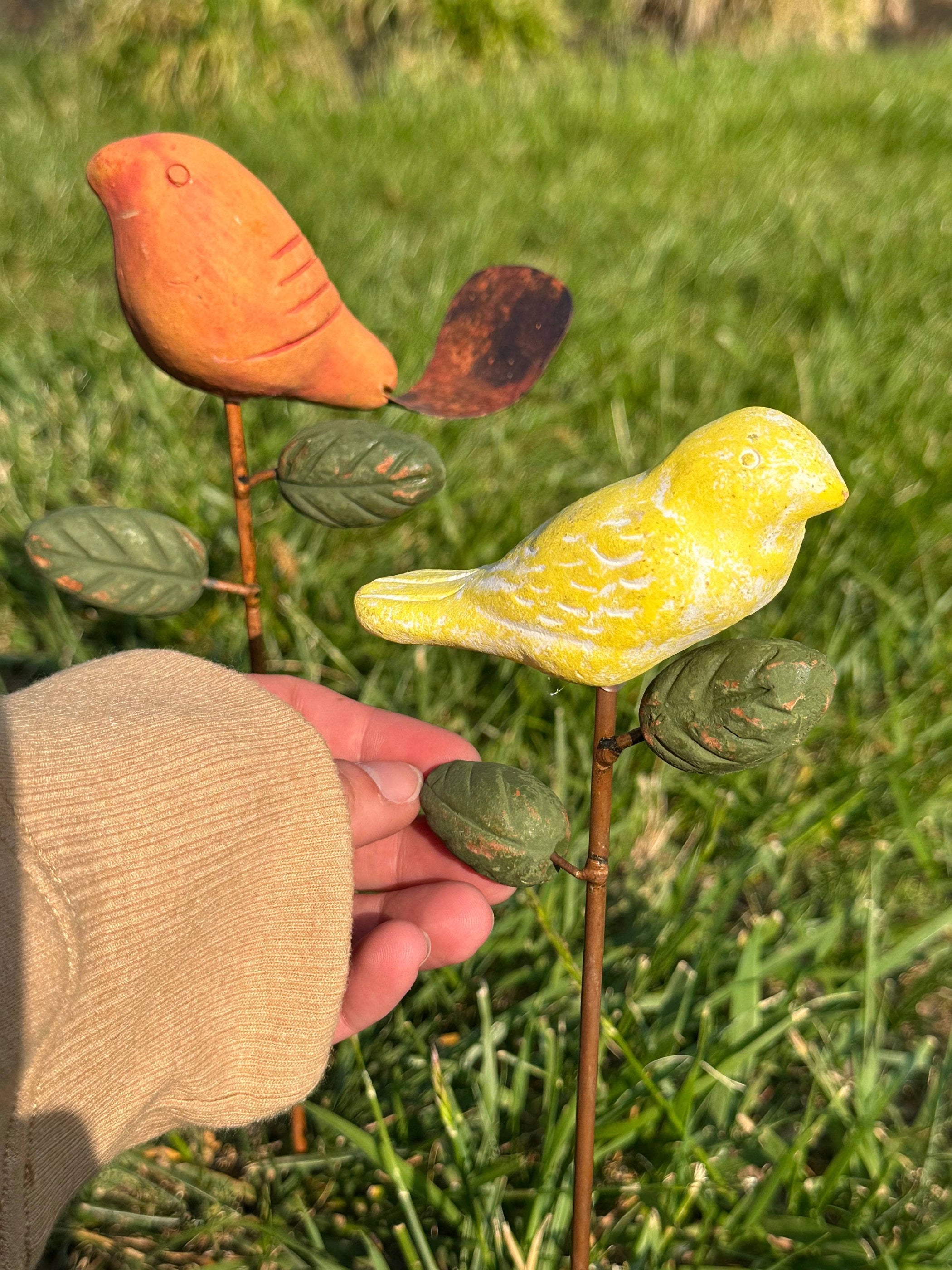 Plant Pick - Yellow Bird